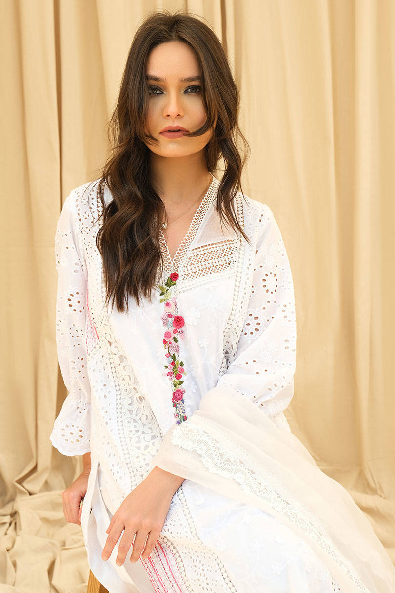 Farida Hassan Luxe Pret WHITE PATCHWORK Chickenkari Lawn 3 pc - 08699 ...